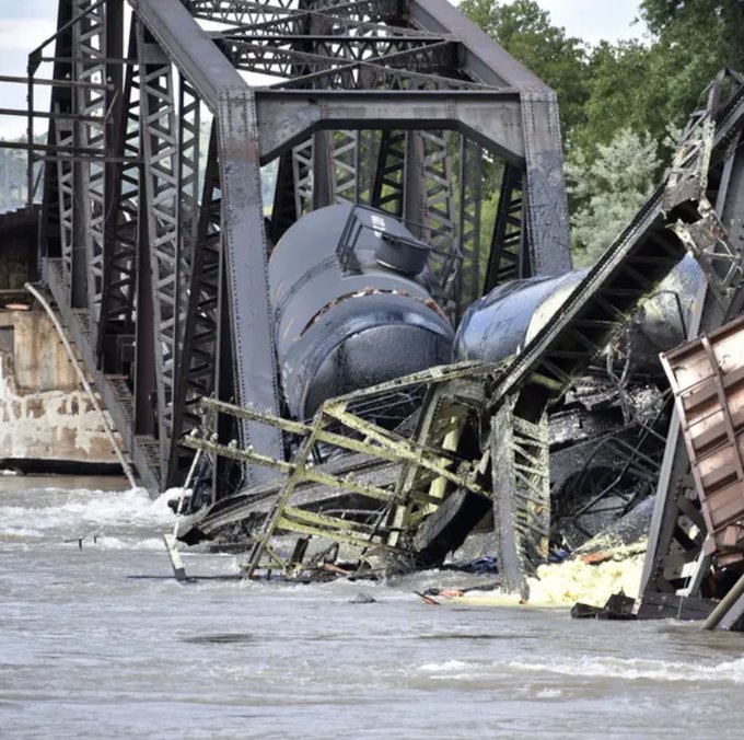 Train derails into Yellowstone River after bridge collapsed sparking ...